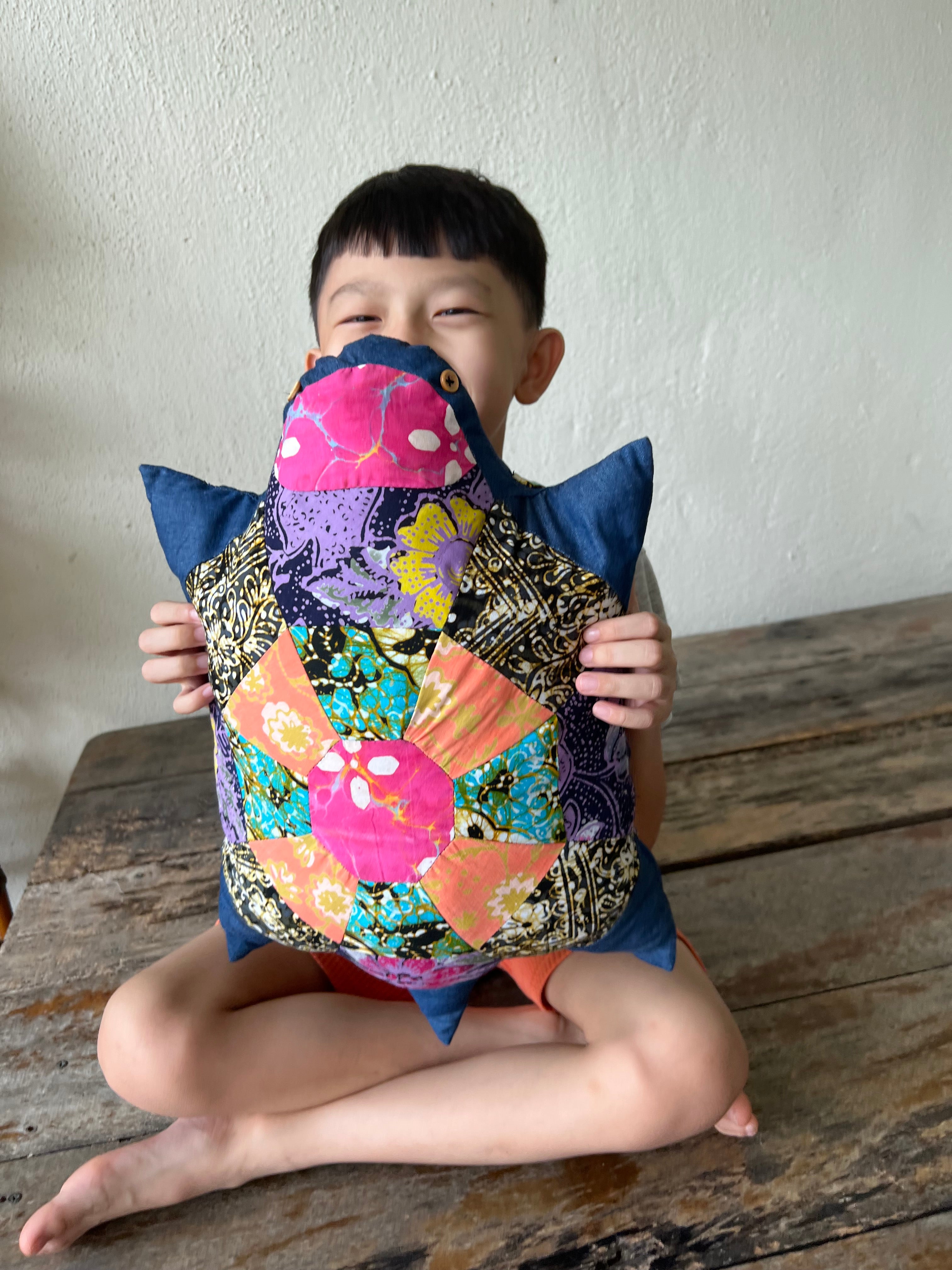 Turtle Pillow – Chantek Batik