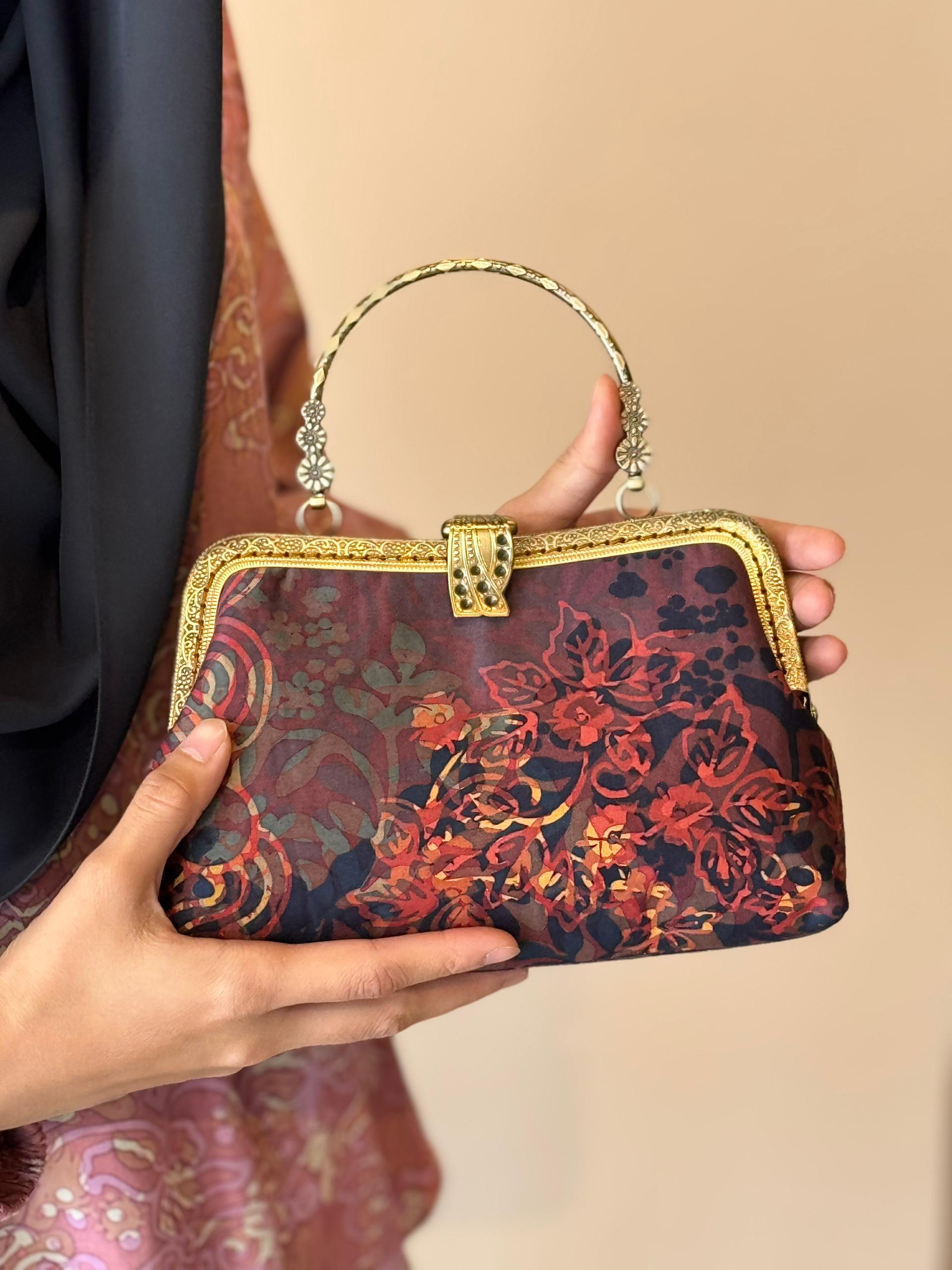 Metal Frame Kiss Lock Bag – Chantek Batik