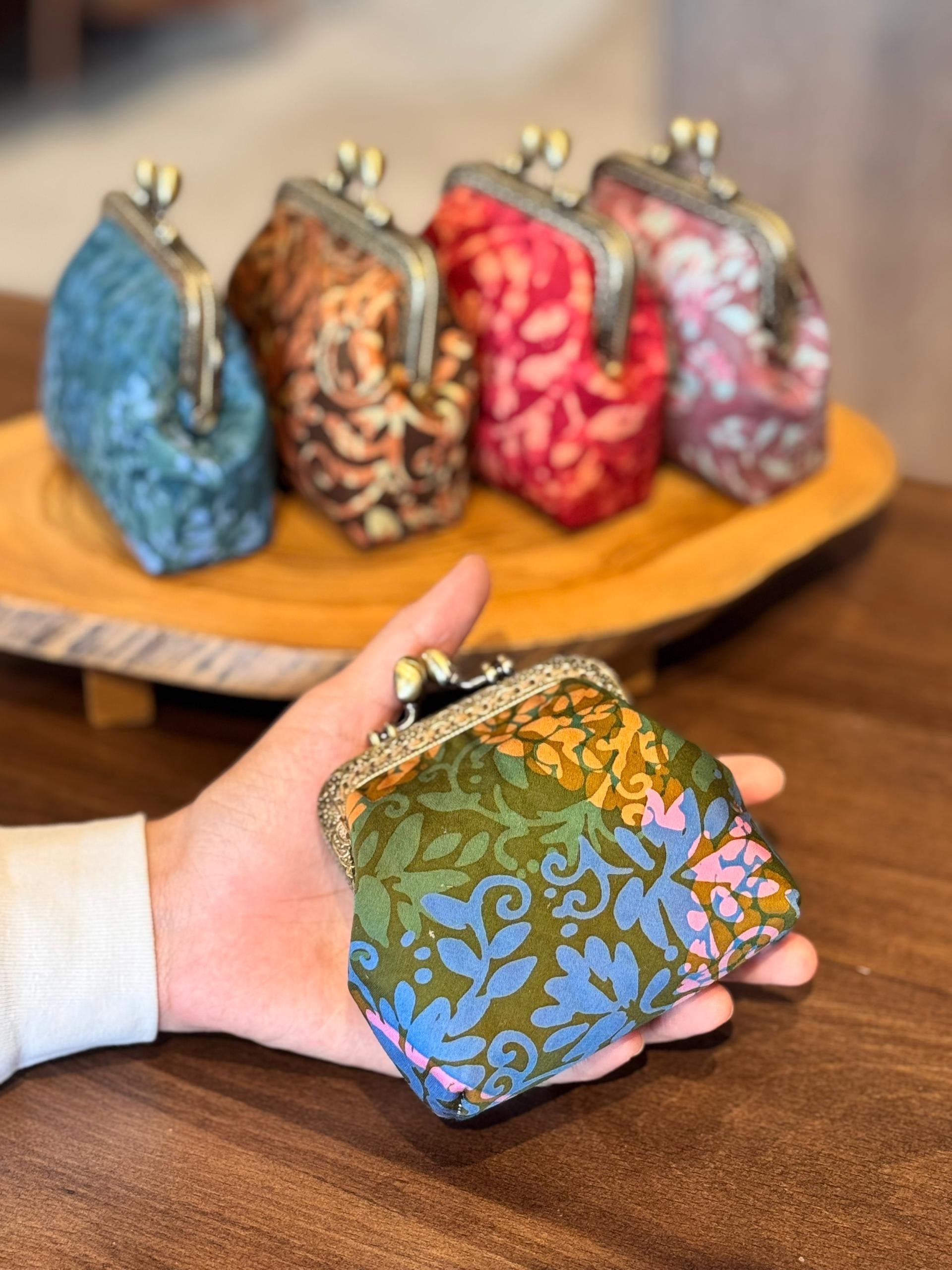 Kiss Lock Coin Pouch – Chantek Batik