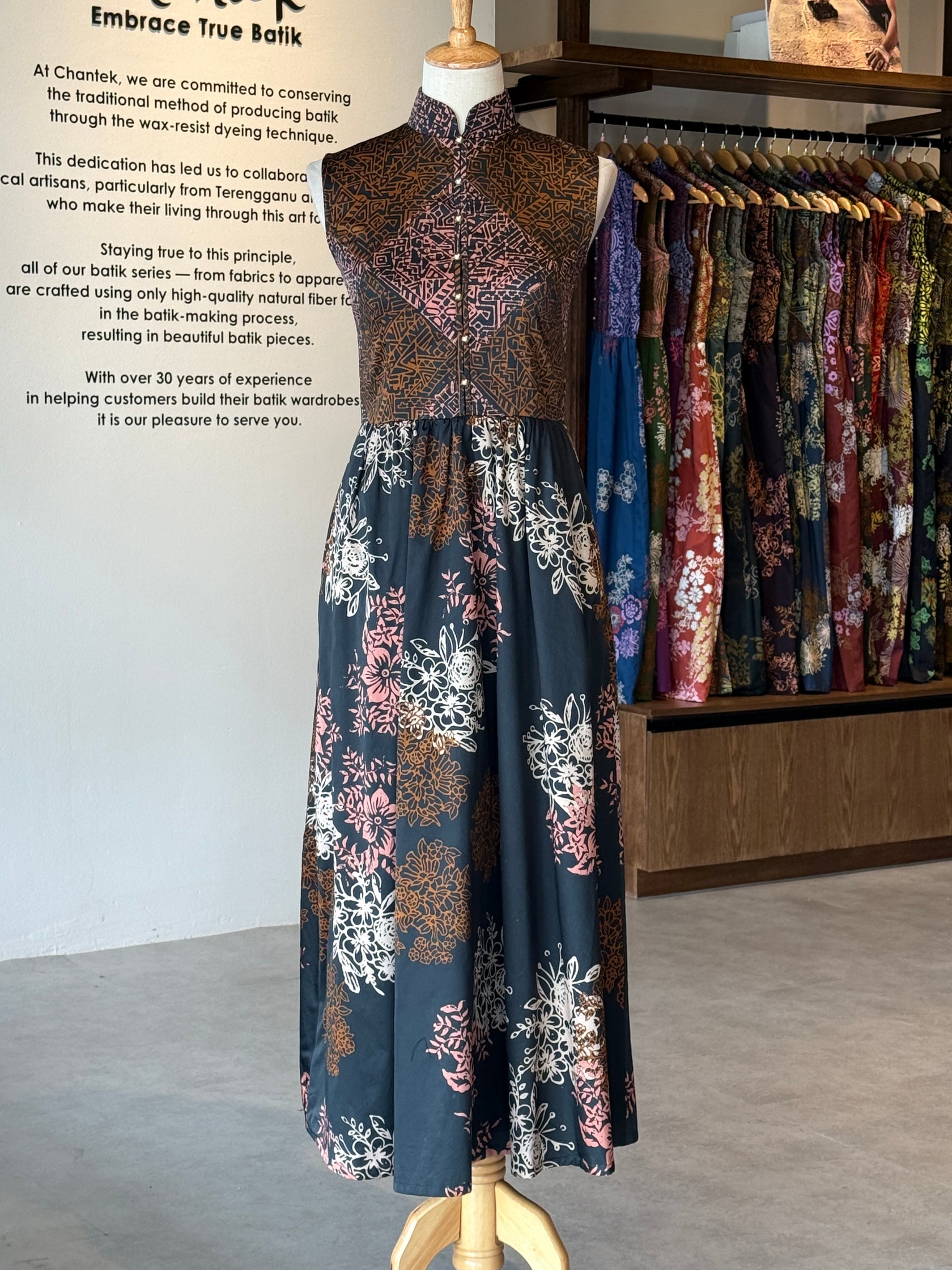 Queenie Dress Exclusive 01 – Chantek Batik