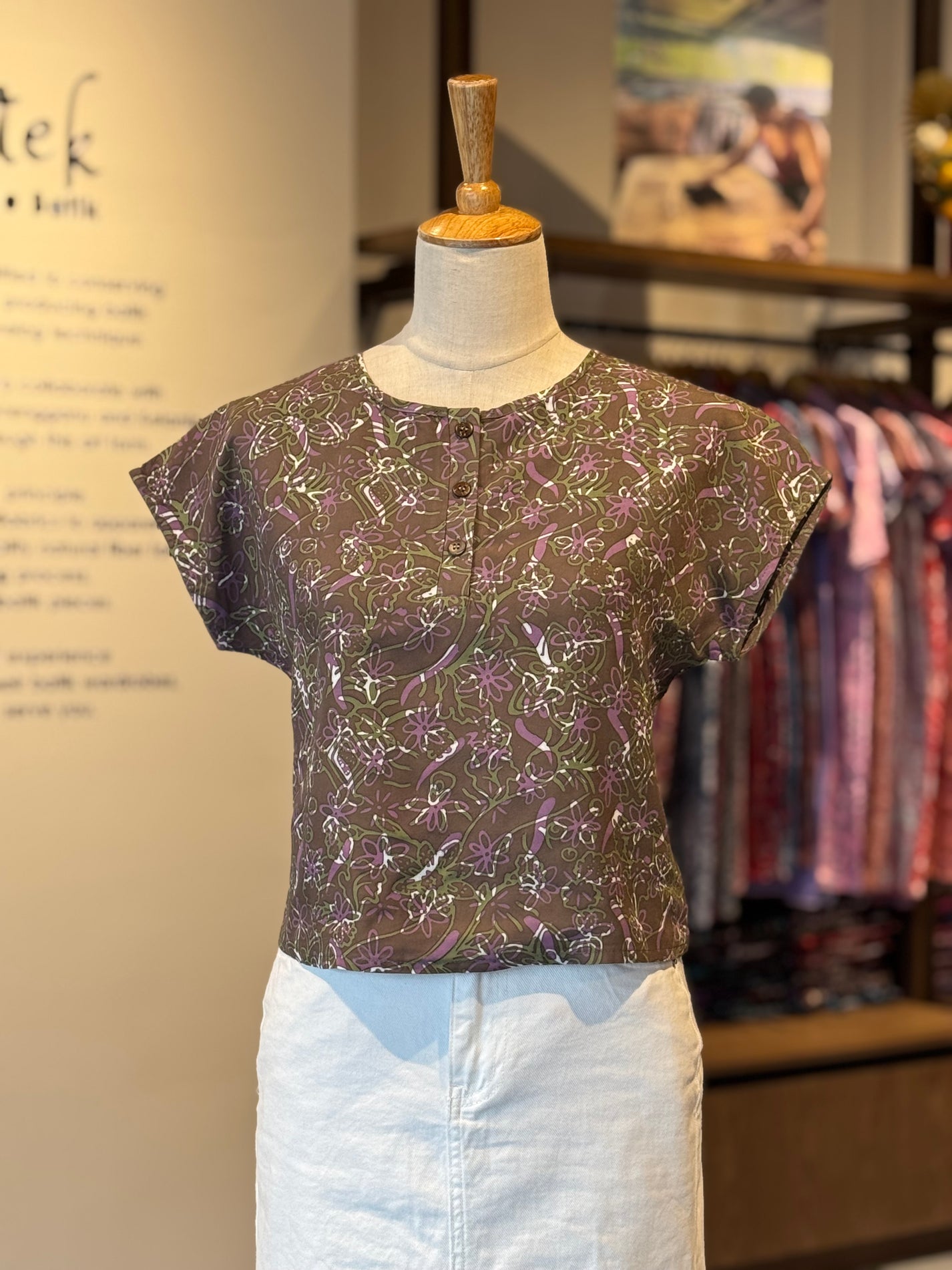 Suzy Top 23 - Mek Flore – Chantek Batik